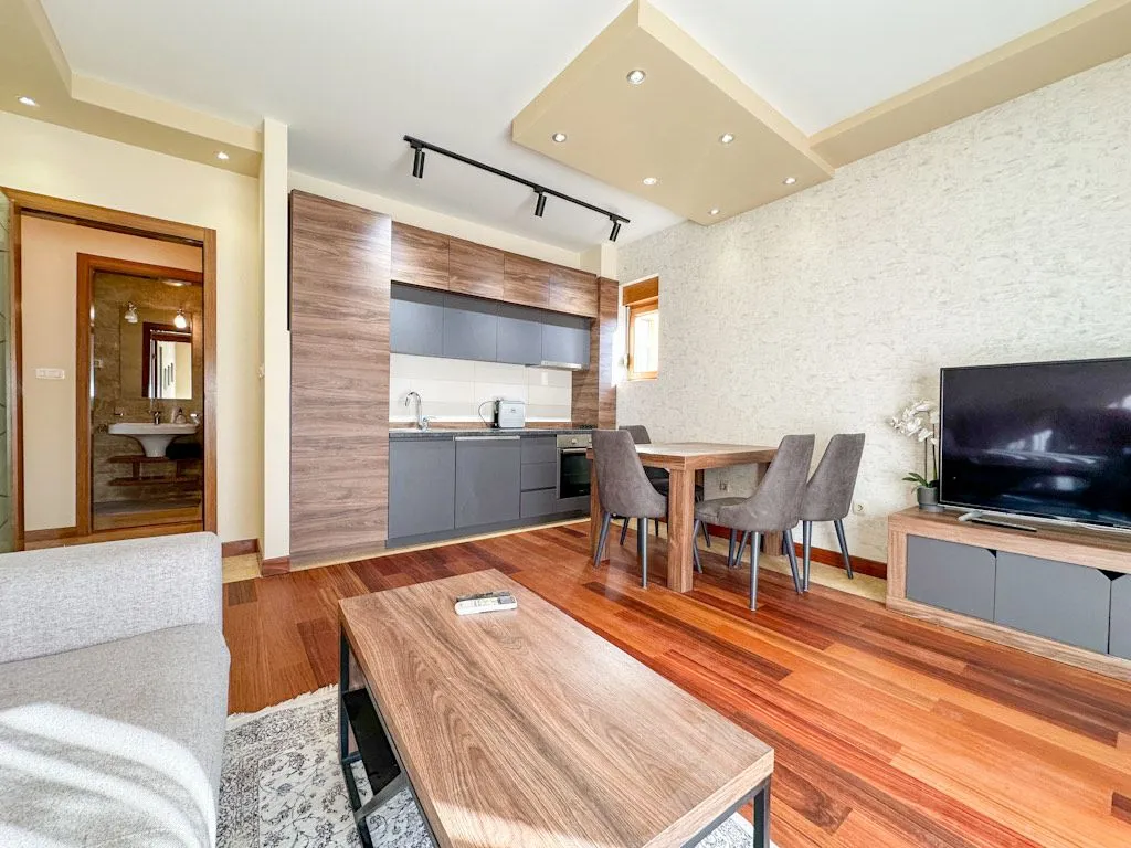 Rent, two bedroom apartment, 65m², Centar, Podgorica | Estitor